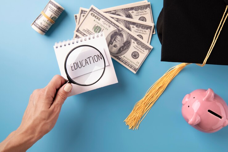 Financial Literacy for College Students: Smart Money Habits
